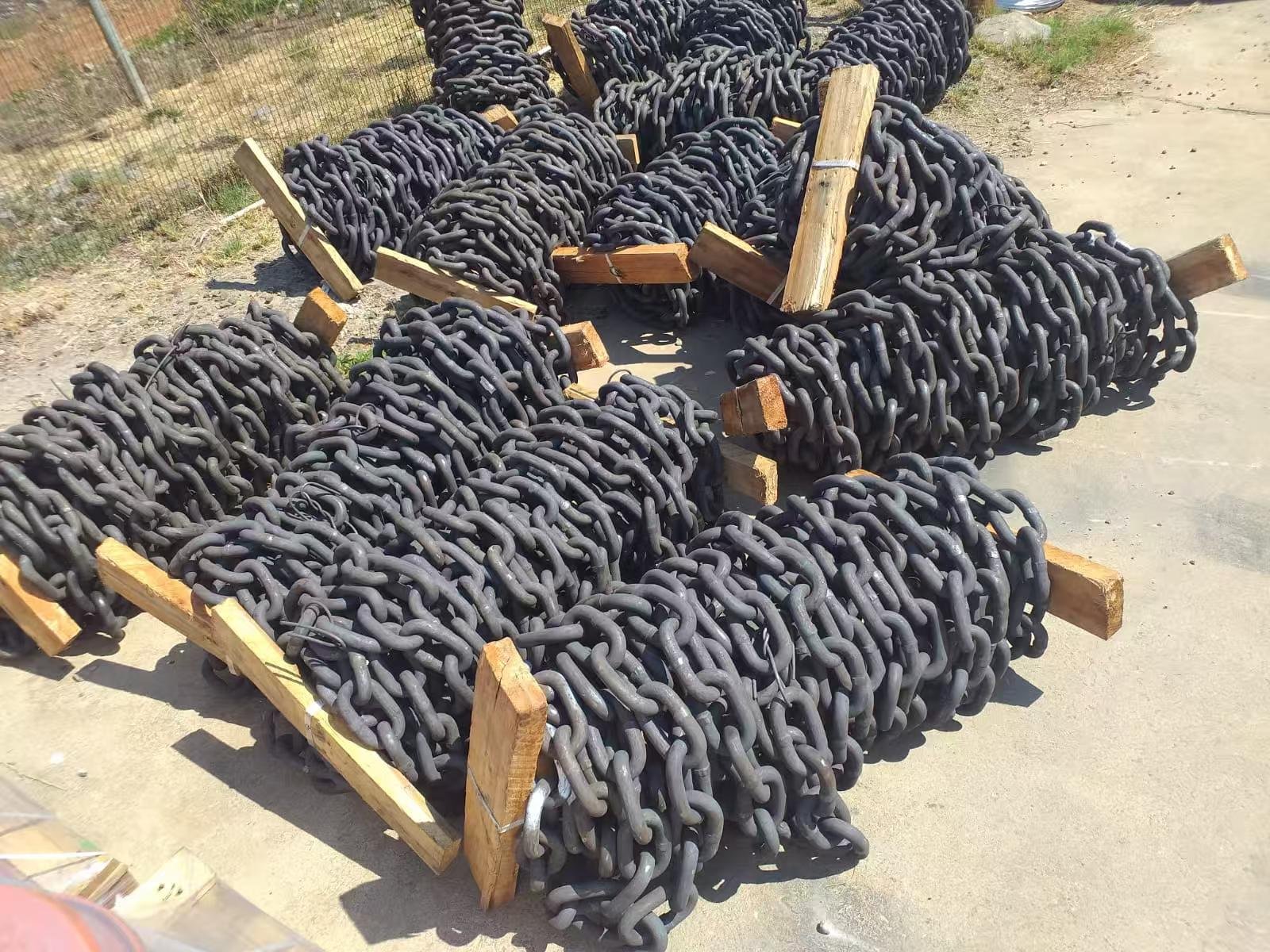 Various Short / Medium / Long Link Iron Chain for Mining - YingLin ...